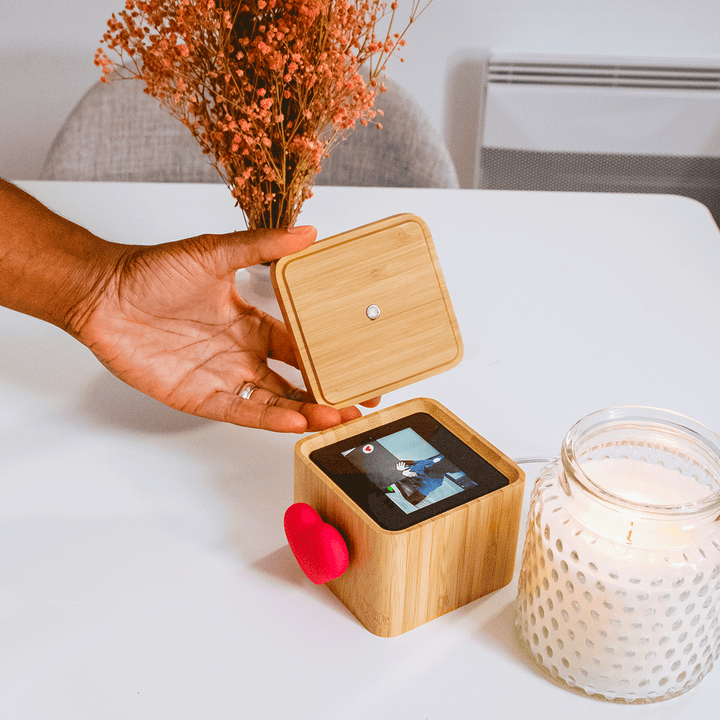 #1 Digital Picture Box | Long Distance Gift | Best-Seller 2025 – Lovebox